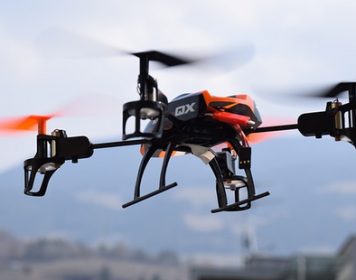 Easyjet usa drones para la inspección de sus aviones - Mas que Drones